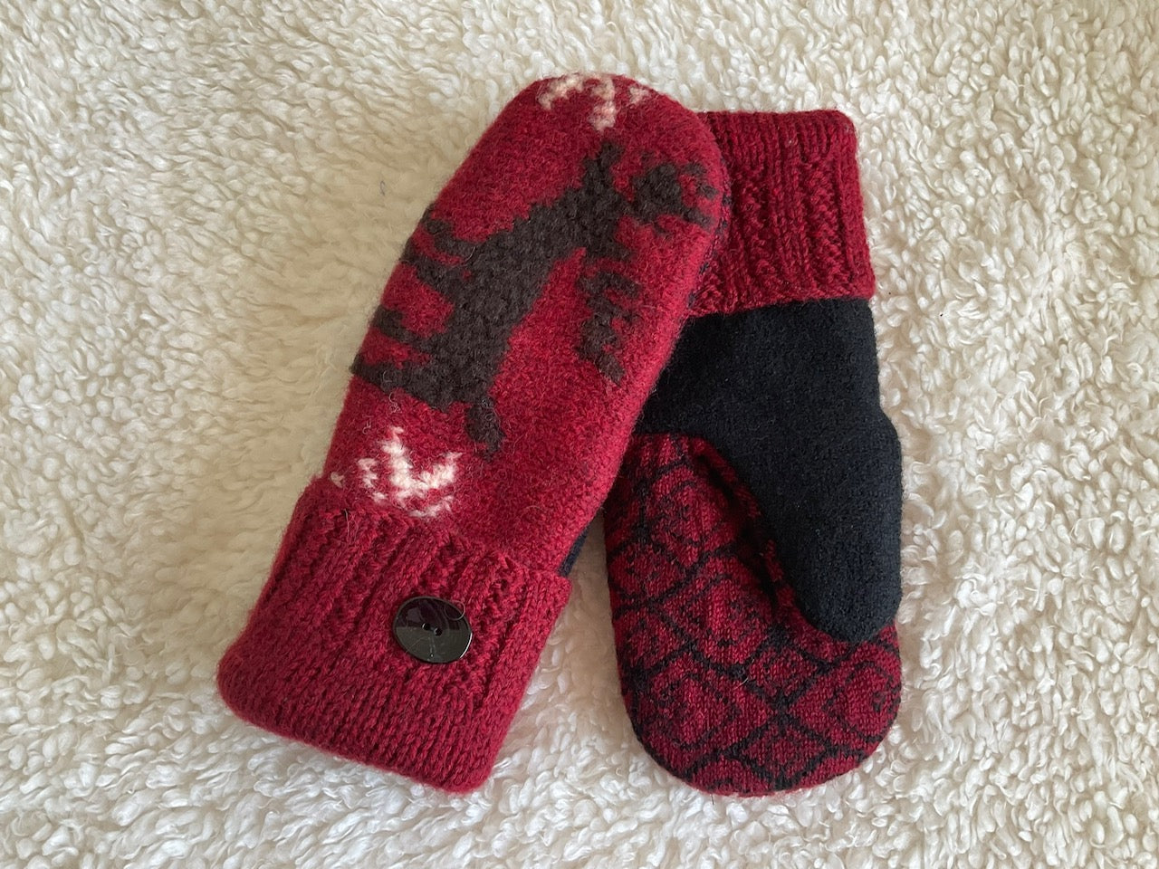 Maki Mittens Upcycled Woolen Mitts – The Bee's Knees & The Travel Bug